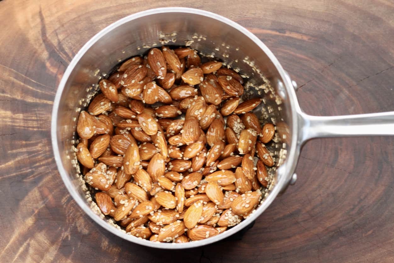 Honey Roasted Sesame Almonds - LiveBest